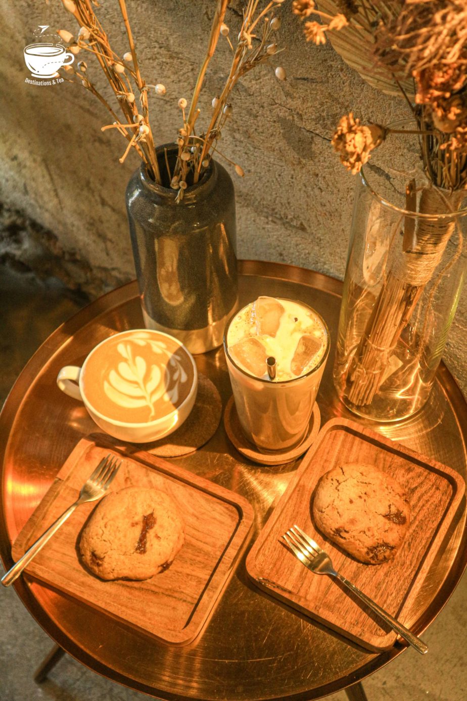 Flower Ranch Cafe: Little Dreamy Cafe Filled With Flowers ...