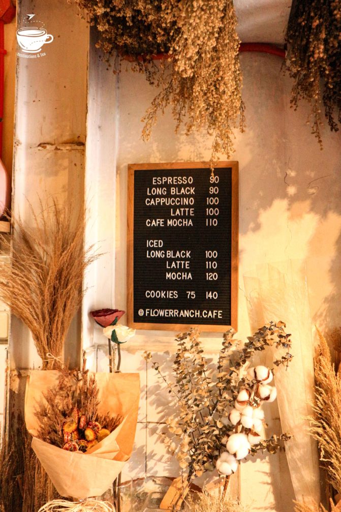 Flower Ranch Cafe: Little Dreamy Cafe Filled With Flowers ...